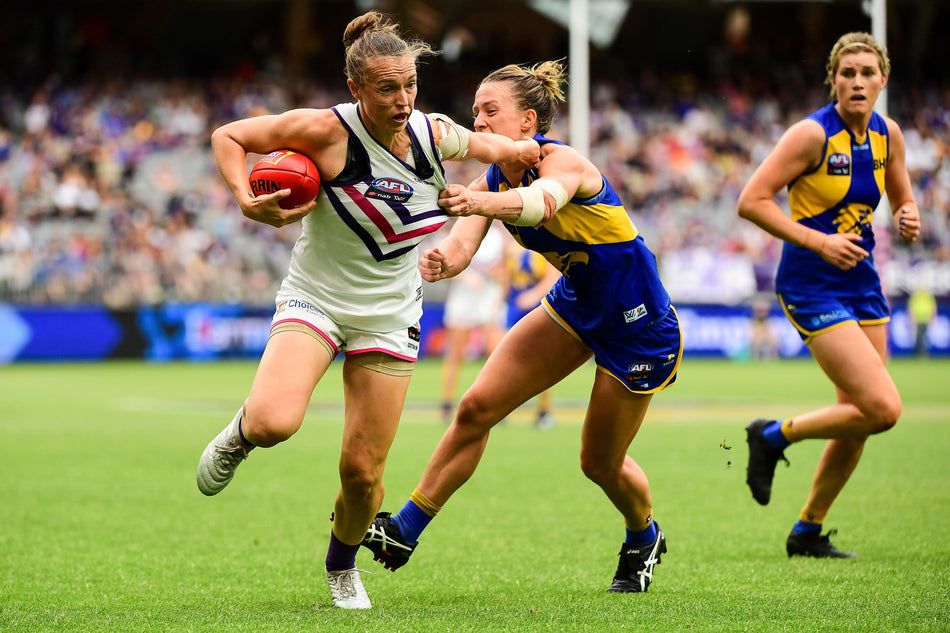 Smart Sports Women Wear Chest Protection – Zena Sport AUS